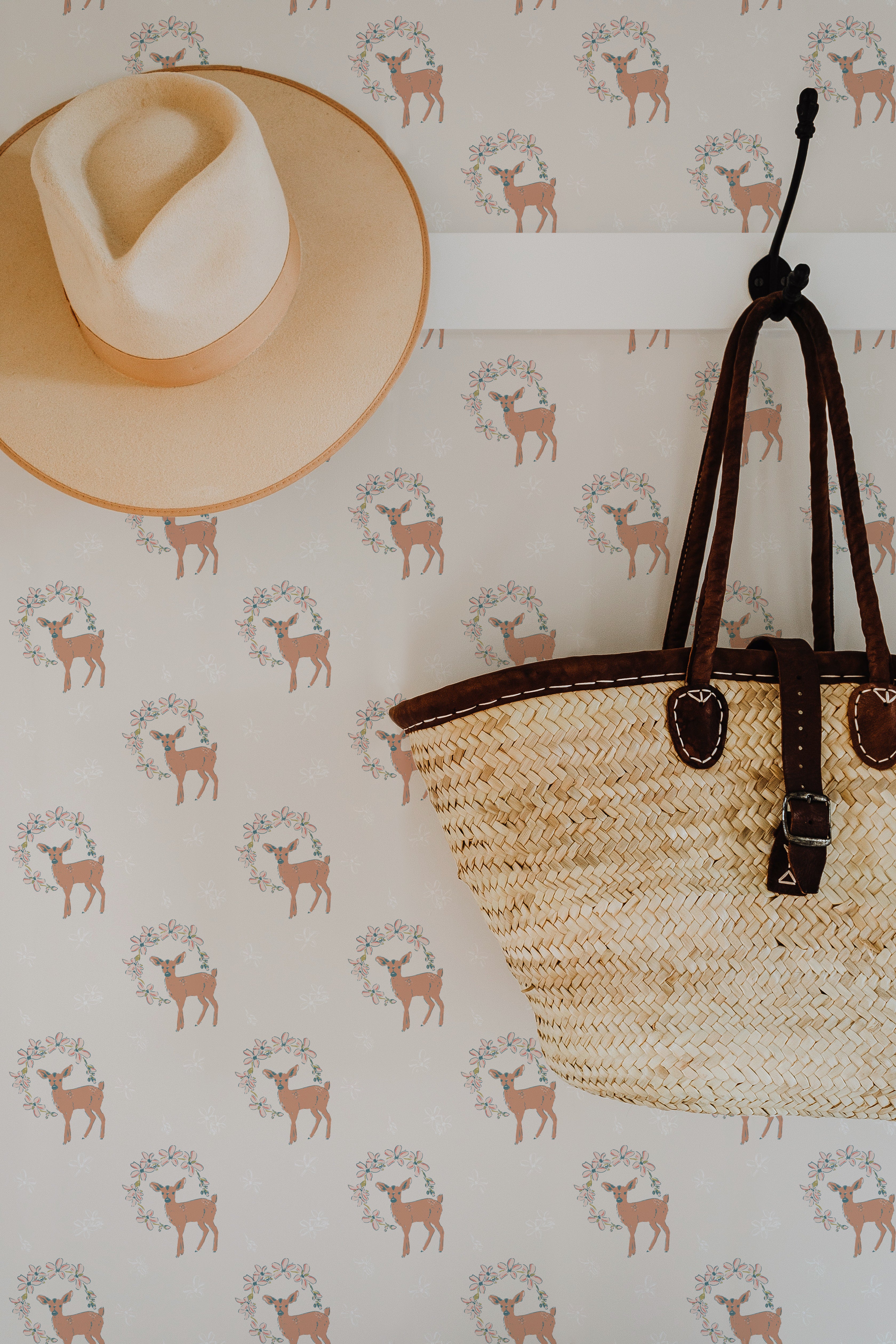 Fawn Wreath On Cream Wallpaper – Everett Park
