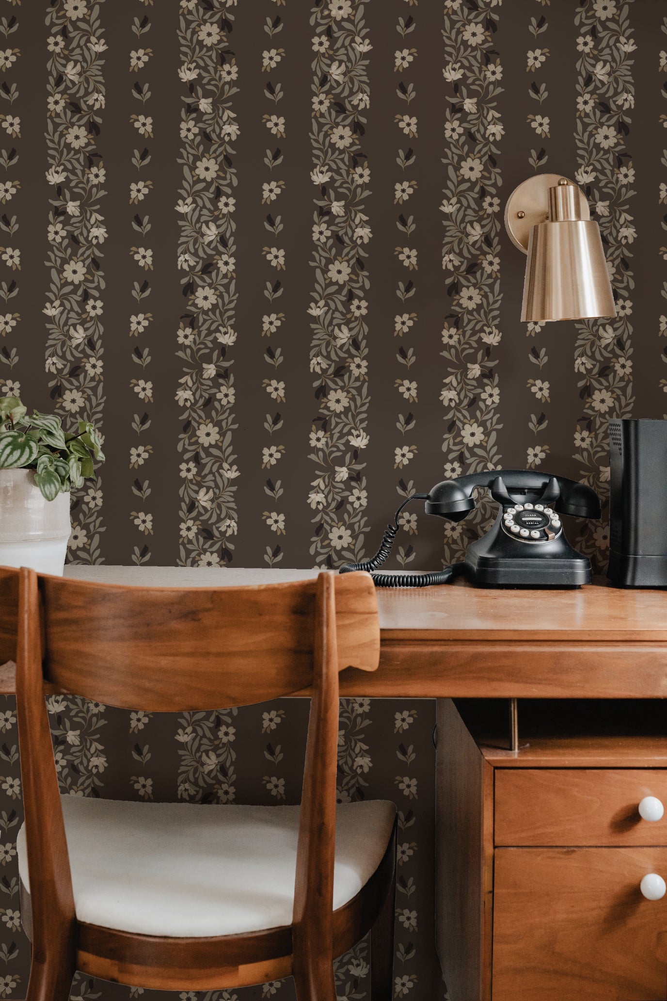 Lillian in Cream in Brown – Everett Park